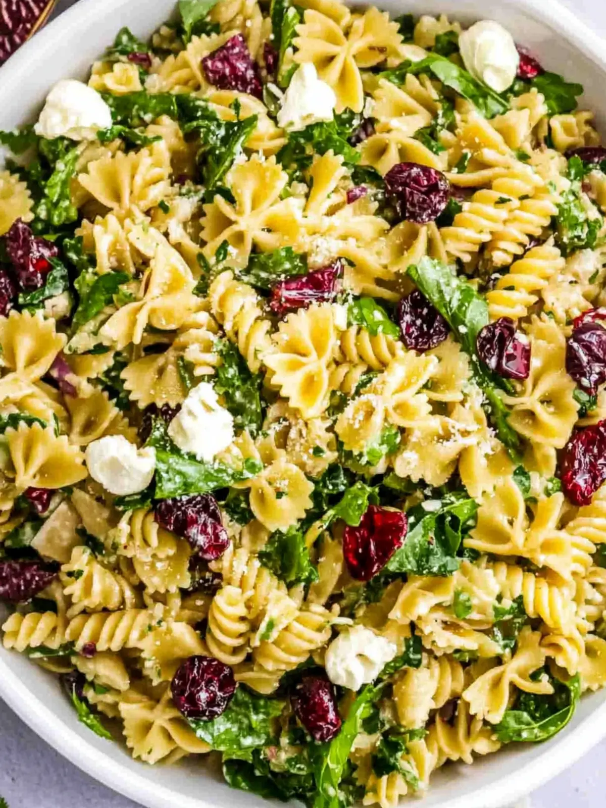 Delicious Christmas Pasta Salad to Festively Elevate Your Feast ...